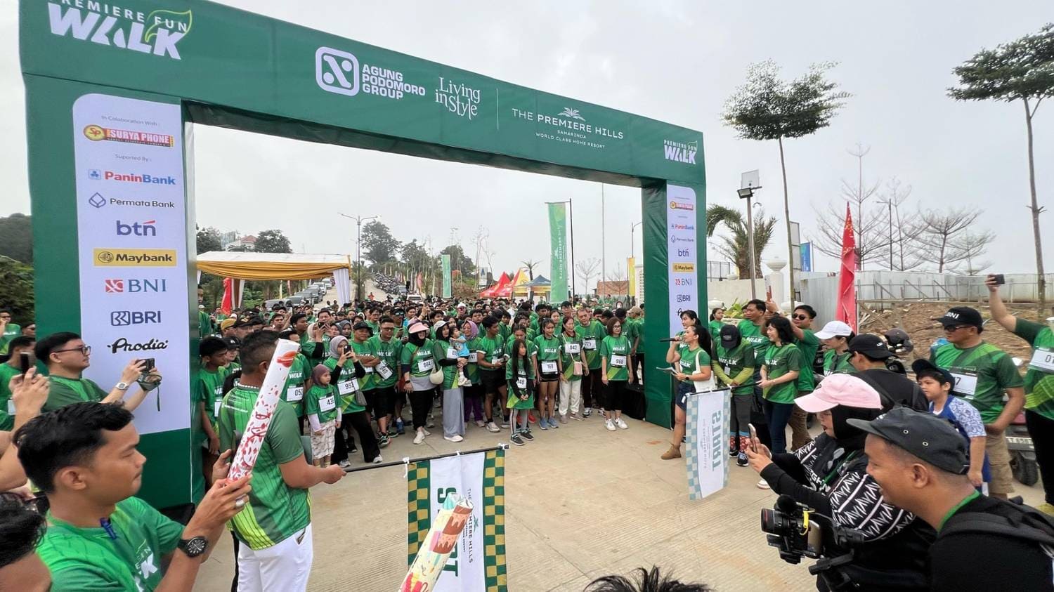 Ribuan Peserta Ramaikan FUN WALK 2025 di The Premier Hills Samarinda ...