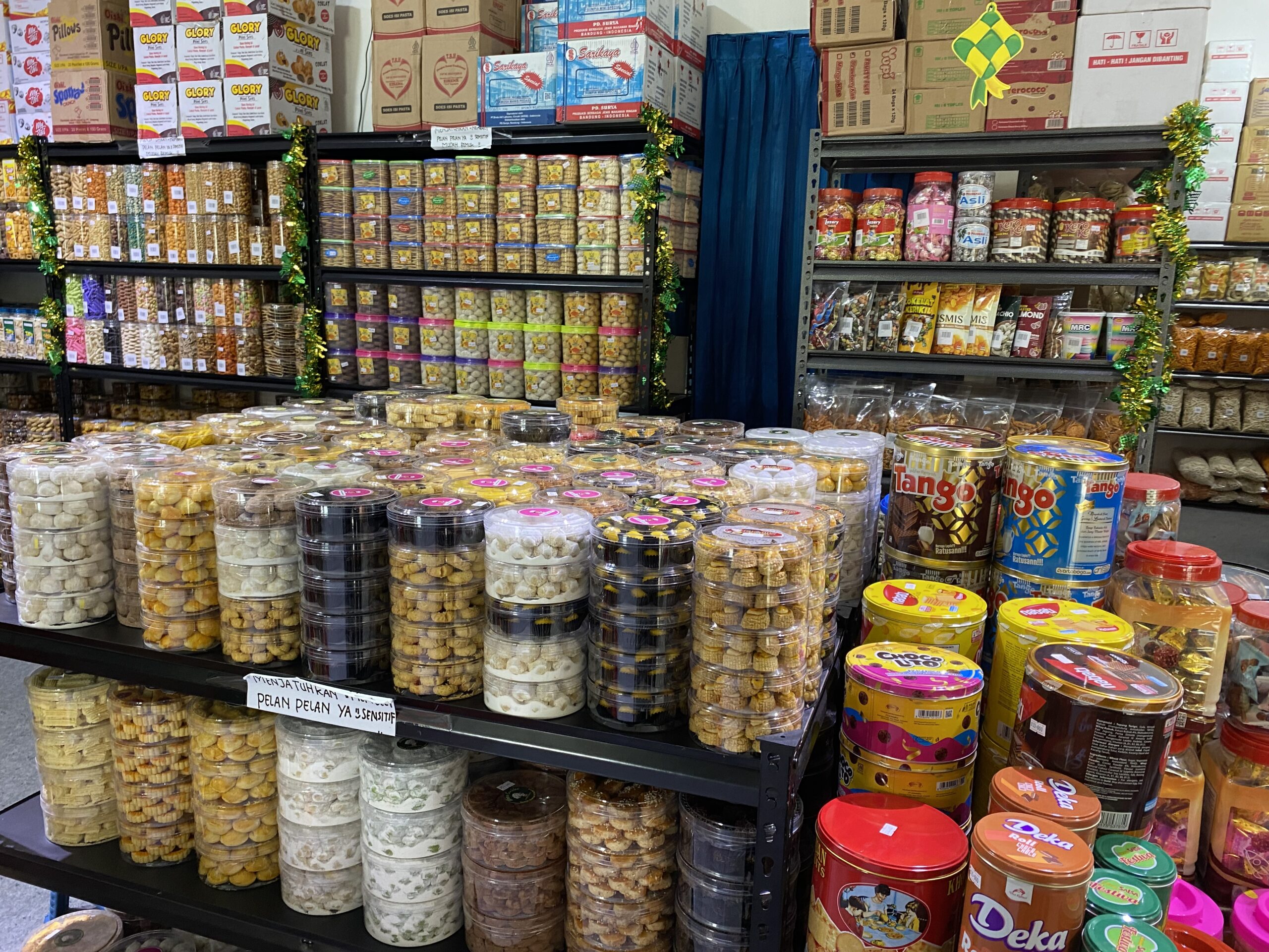 Toko Cemilan Lengkap di Jalan M. Said Samarinda, Destinasi Wajib Bagi ...