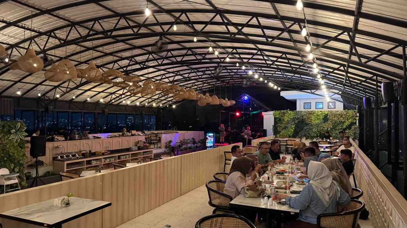Menikmati Pesona Samarinda dari Ketinggian di Rooftop Grand Verona ...